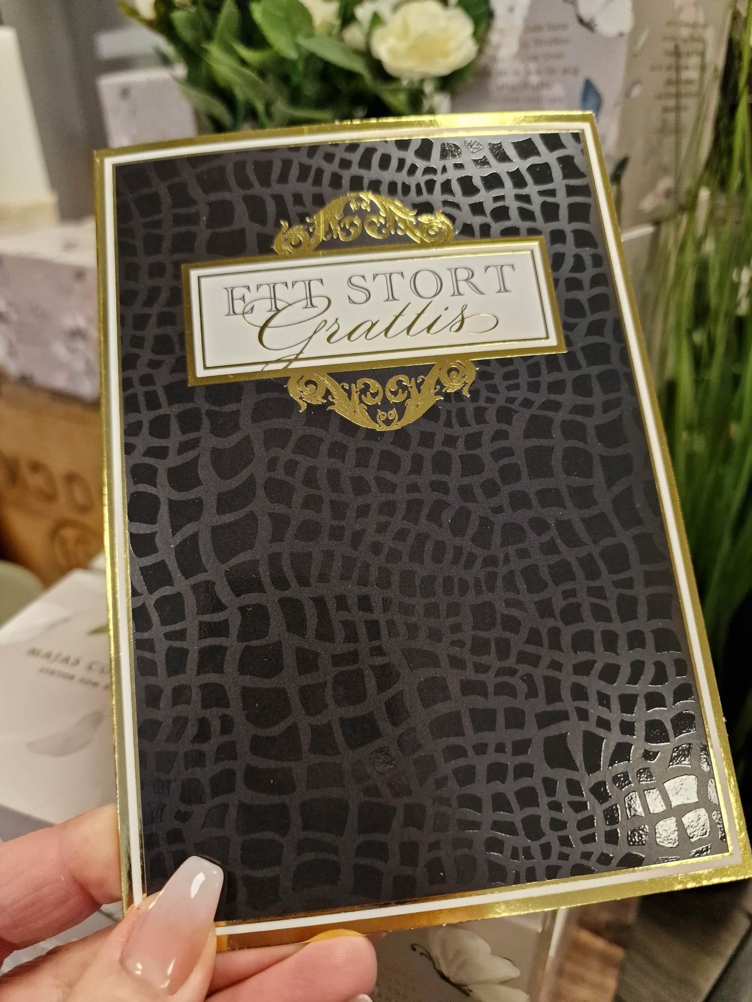 Ett stort grattis, Kort med svart mönster snake och guldfärgade ...