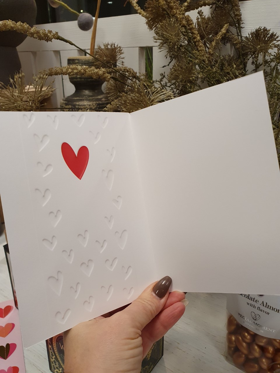 Puss & Kram, Kort med vita hjärtan och ett rött metallic-hjärta, Pictura