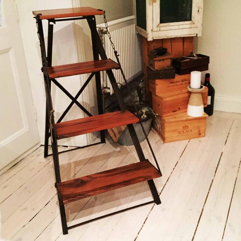 Trappstege i trä och metall - stege