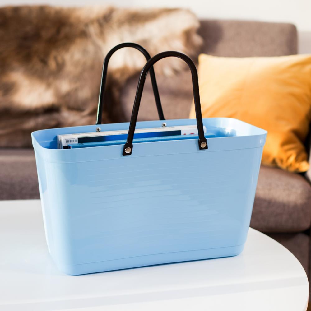 Discover the amazing plastic tote bags from Swedish Hinza.