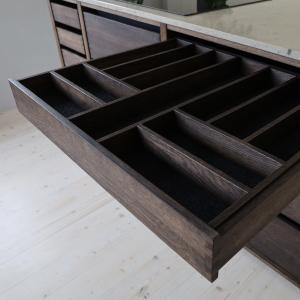 Svartbetsat Ek Inredning Kök