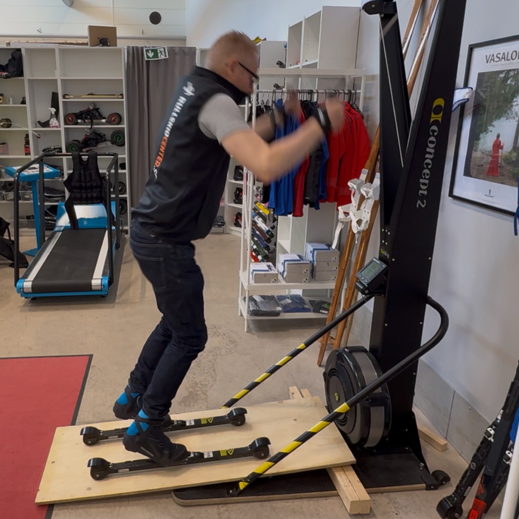 Rullskidor och stakmaskin