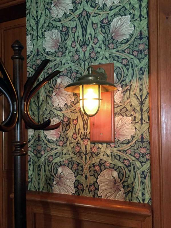 William Morris & Co. - Gammaldags tapet - Pimpernel bullrush/russet William Morris & Co. - Gammaldags tapet - Pimpernel bullrush/russet