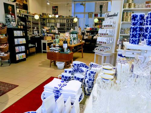 Tehuset Java AB - Våra butiker och öppettider!